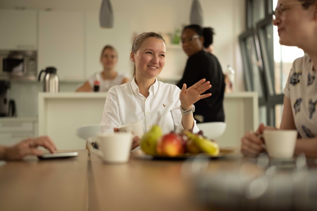 What We Do - HOYER Handel GmbH