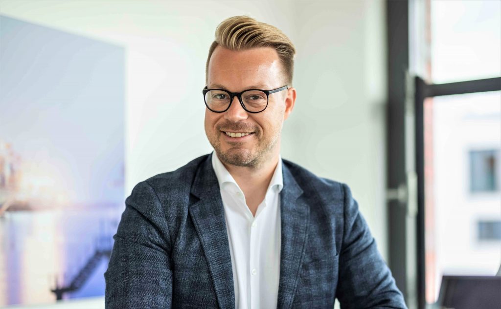 Who We Are - HOYER Handel GmbH